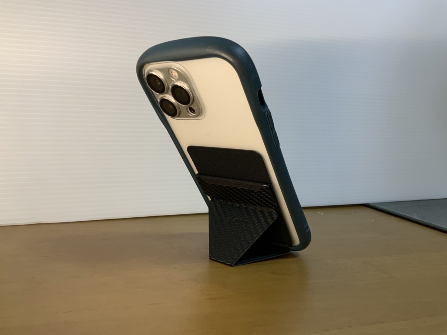 【MOFT X】半年間使ったらまじで手放せなくなった男によるレビュー - ふじらぼ