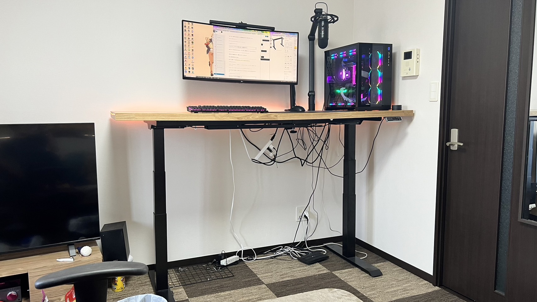 【FLEXISPOT E7】1年レビュー。おすすめの天板も紹介 - ふじらぼ